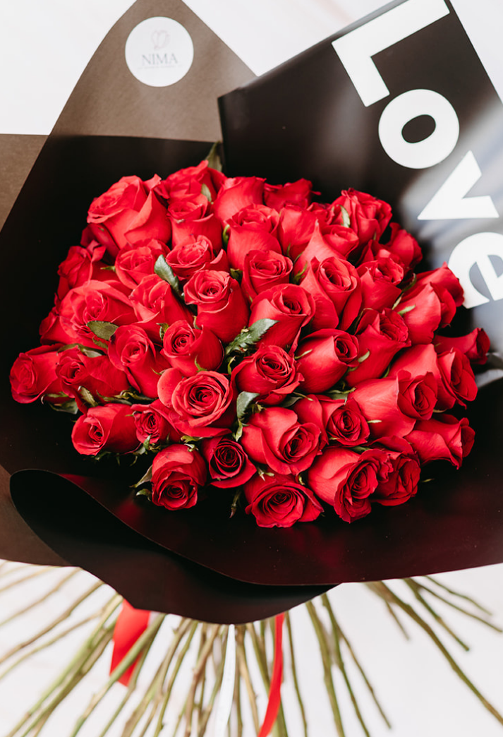 Ramo de 50 Rosas – NIMA Studio Floral